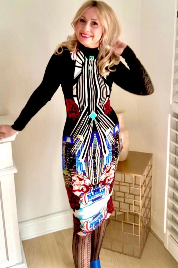 Kicking Off the Week in Eva Varro Style! - A STYLING JOURNEY